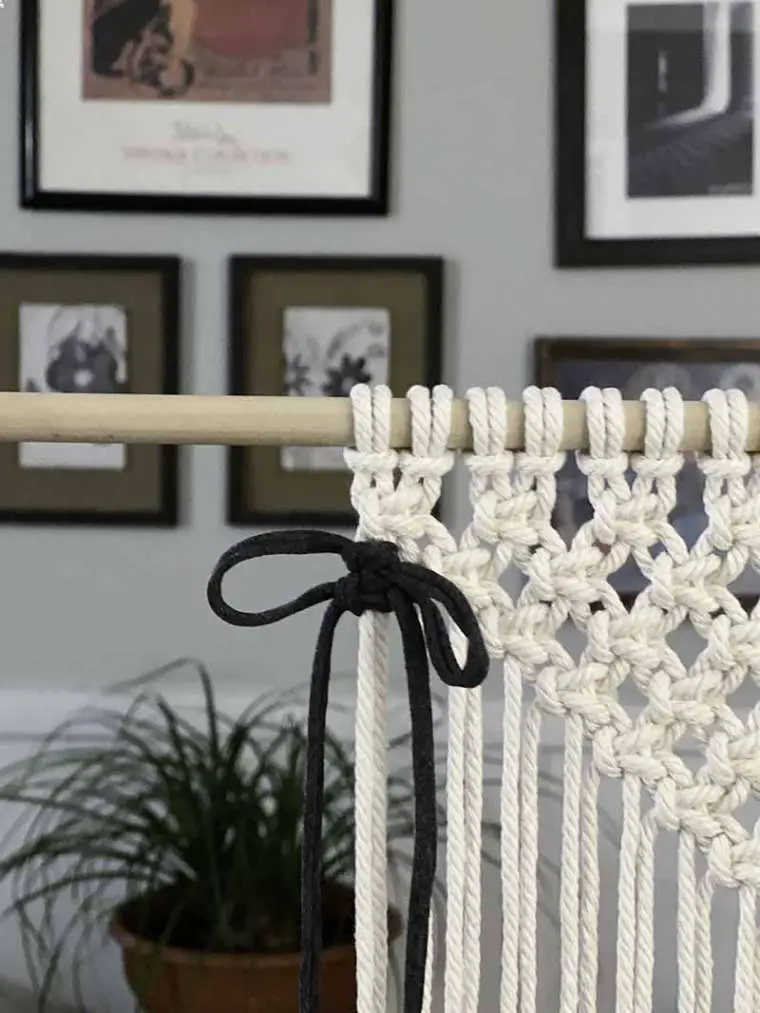 Macrame Wall Hanging with Square Knots - Macra-Made